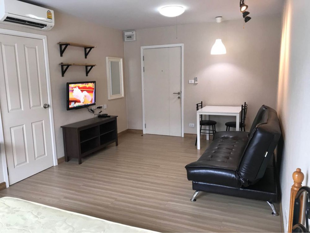 Scancondo | ให้เช่า พลัมคอนโด พหลโยธิน 89 ตกแต่งสวย มีสไตล์ไม่เหมือนใคร โซฟาหนังอย่างดี จองแล้ว ...